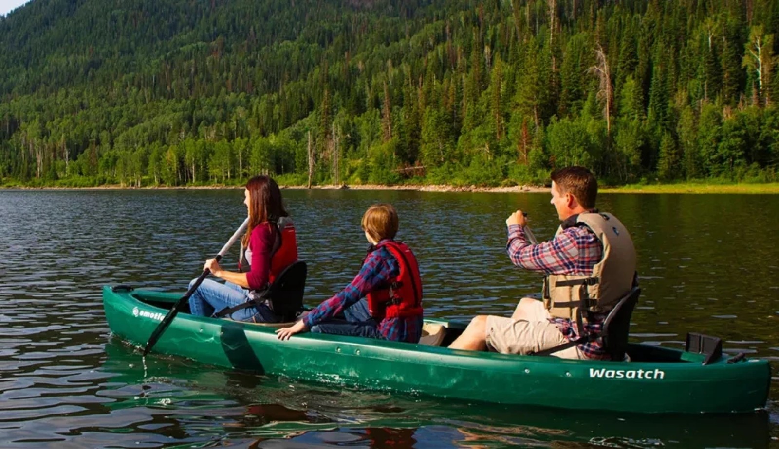 Best Canoes : Guide d’achat et 8 meilleurs modèles de canoës à une ou ...